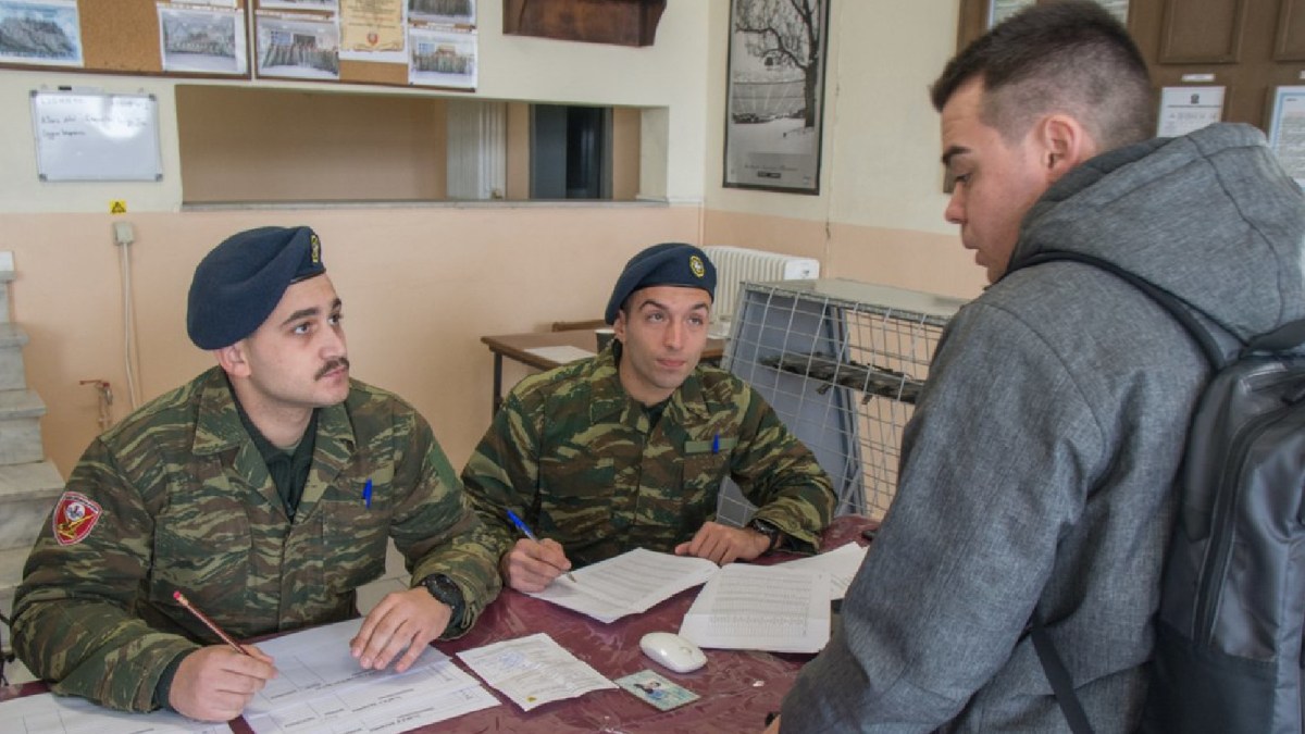 Αναβολή στράτευσης για τους μαθητές Λύκειο – ΕΠΑΛ ΑΛΙΜΟΥ